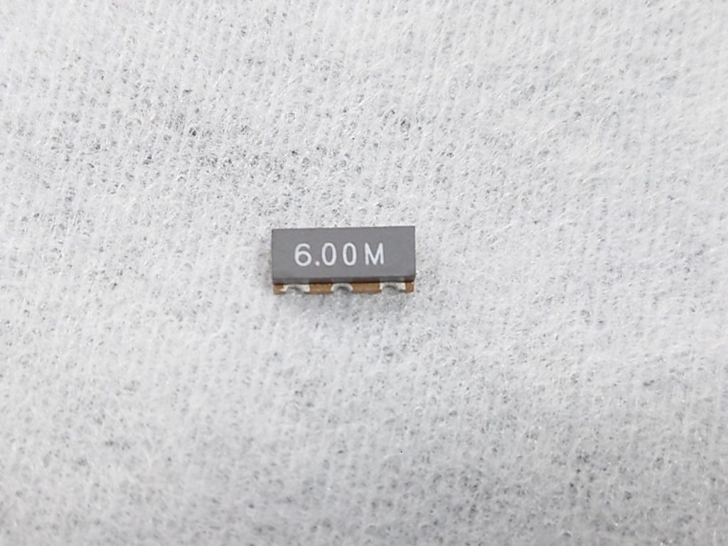 SMD CERAMIC RESONATOR | AlphaWave English