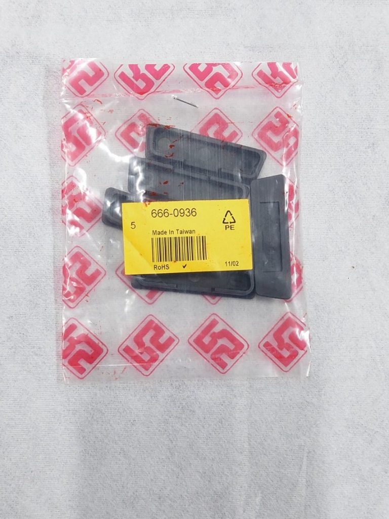 D-sub Connector Dust Cap, Black, 25-pin | AlphaWave English